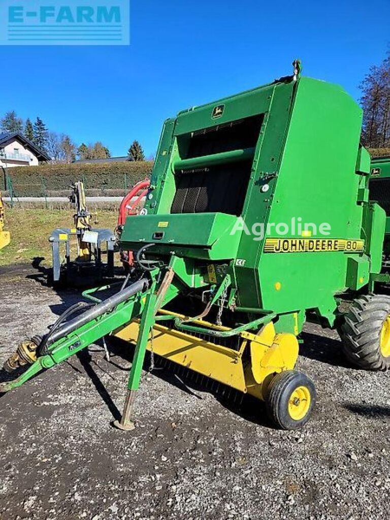 John Deere 580 balirka za četvrtaste bale