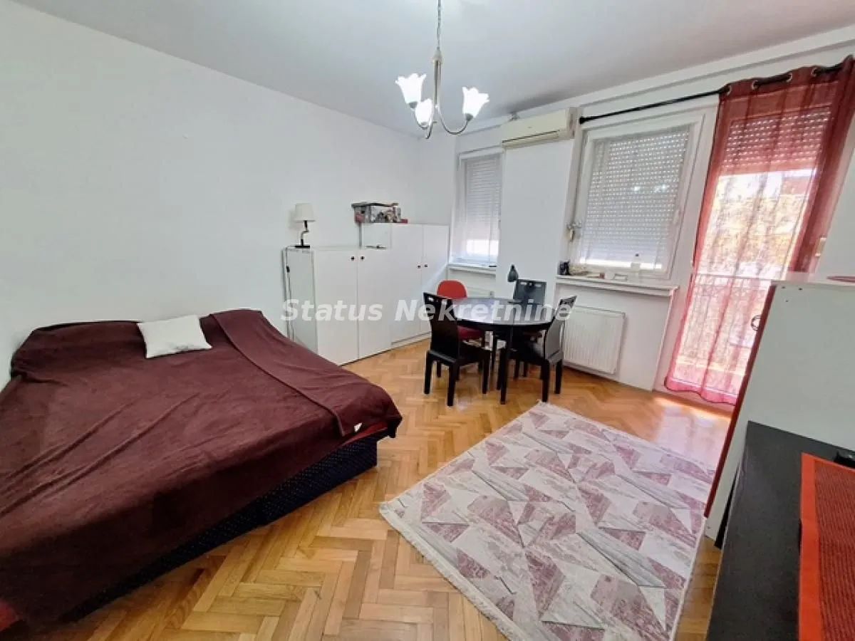 Izdavanje, jednosoban stan, 31m², Grbavica, Novi Sad Sve Podlokacije