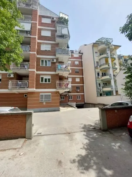Izdavanje, parking/garaža, 15m², Grbavica, Novi Sad Sve Podlokacije