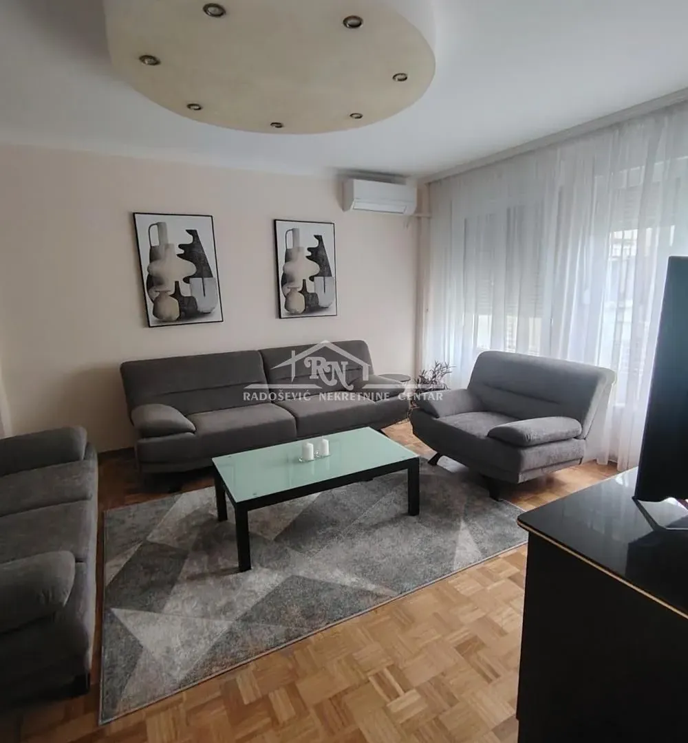 Izdavanje, trosoban stan, 73m², Novi Beograd Sve Podlokacije, Beograd