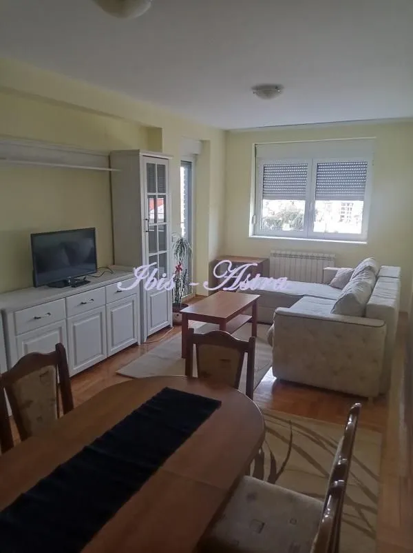 Izdavanje, dvosoban stan, 55m², Đeram Pijaca, Beograd