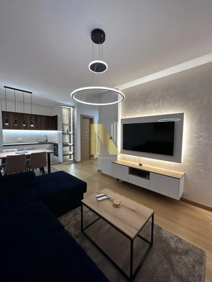 Izdavanje, trosoban stan, 65m², Centar, Novi Sad