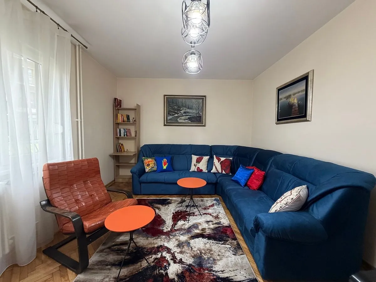 Izdavanje, dvosoban stan, 53m², Banovo Brdo, Beograd