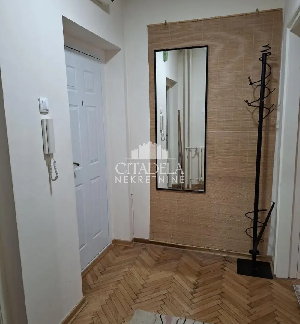 Izdavanje, dvosoban stan, 53m², Čukarica, Beograd
