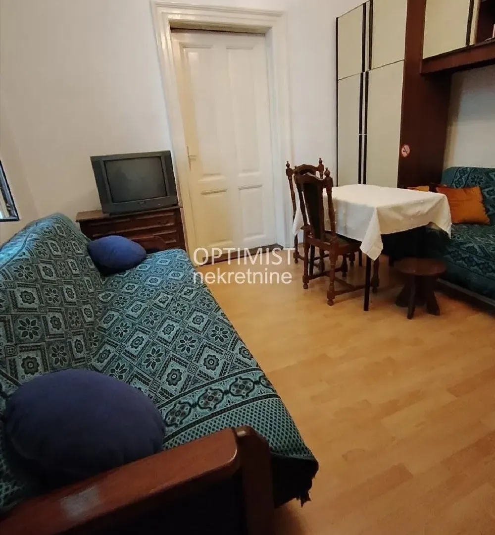 Prodaja, trosoban stan, 61m², Skadarlija, Beograd