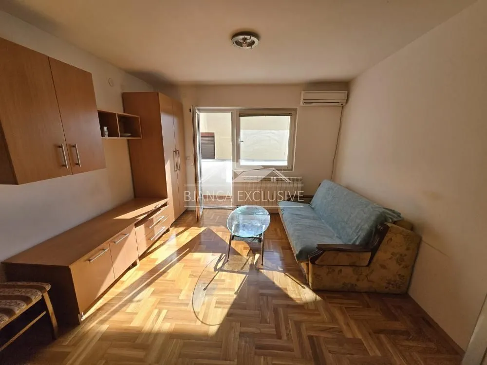 Prodaja, jednosoban stan, 28m², Petlovo Brdo, Beograd