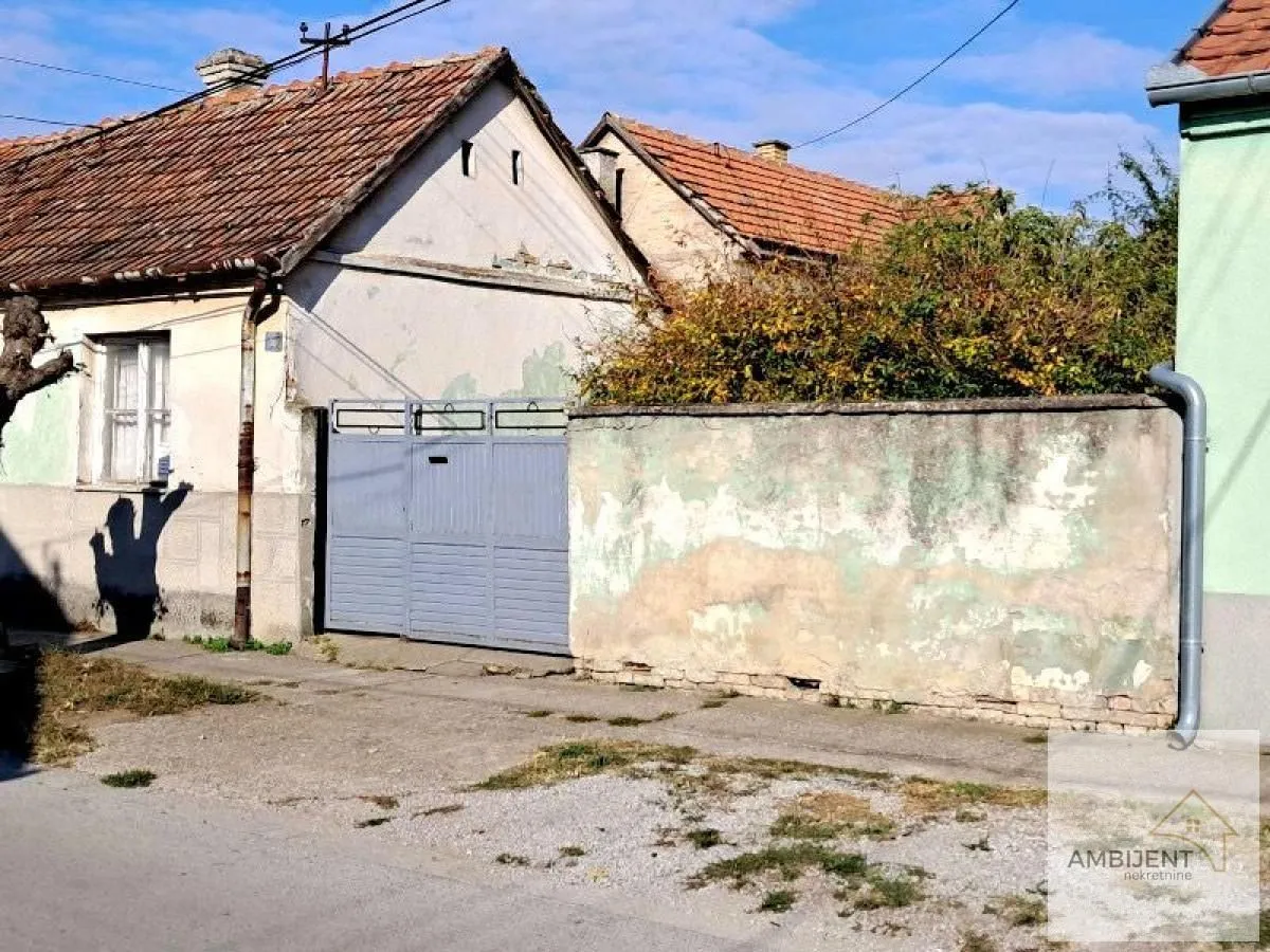 Prodaja, kuća, 155m², Centar, Inđija