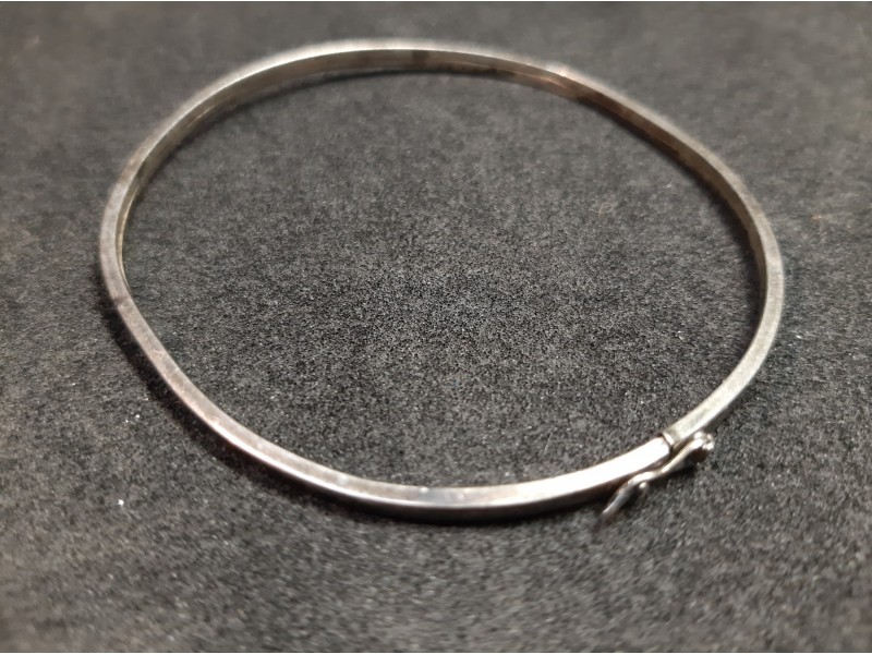 BANGLE KARIKA NARUKVICA SREBRO 925 3.29G