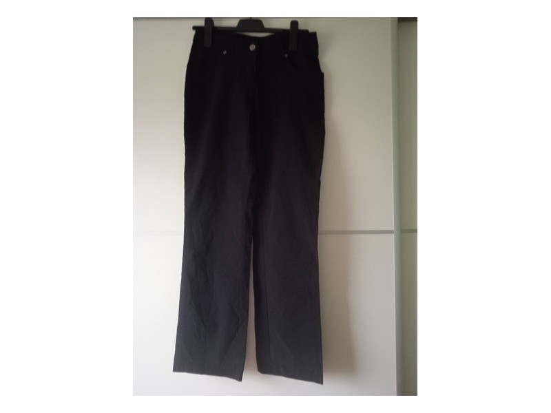 BLUE MOTION crne pantalone 38 ETIKETE