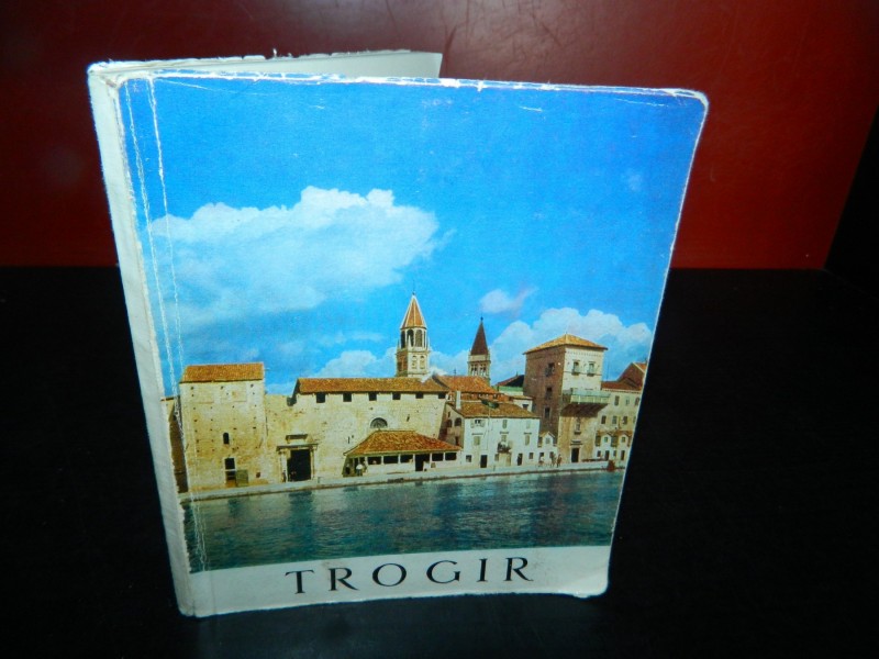 Trogir - mini mogografija + razglednice