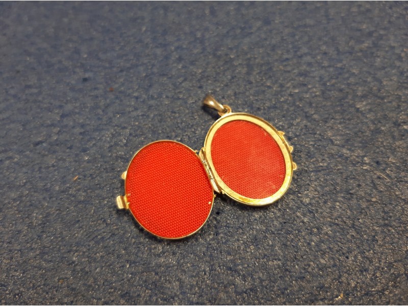 MEDALJON SREBRO 925 ROMANTIČNI VINTAGE 2.63G