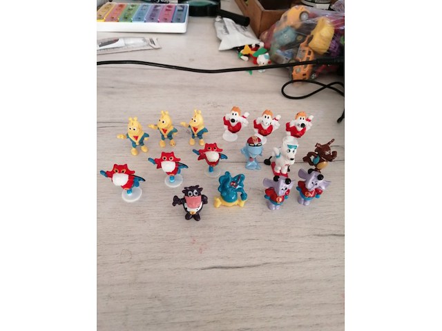 Kinder figurice - Hereer 16 komada