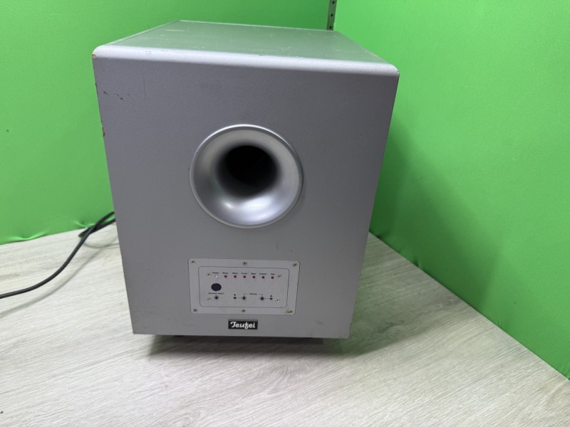 Tuefel aktivni subwoofer 84