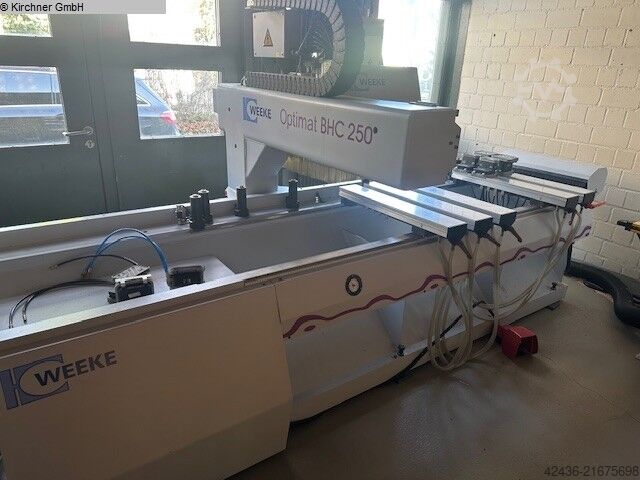 CNC machining centar
WEEKE BHC 250