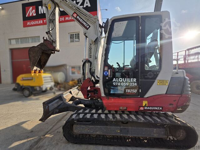 Mini bager
Takeuchi TB250