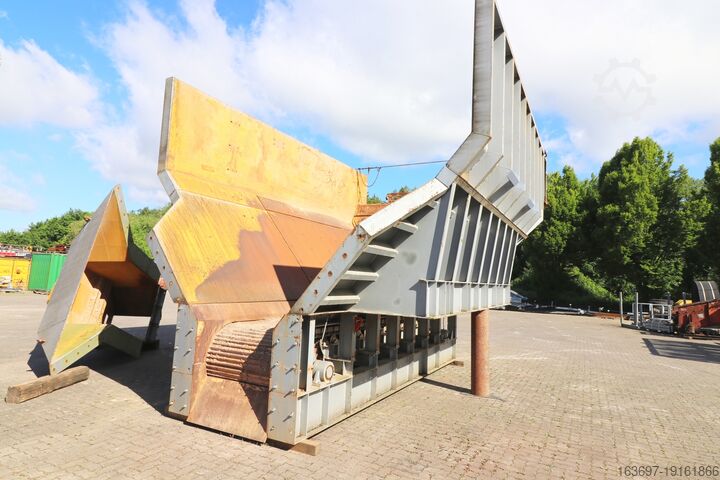 Plate transporter Feed Hopper
Leitner Aufgabebunker