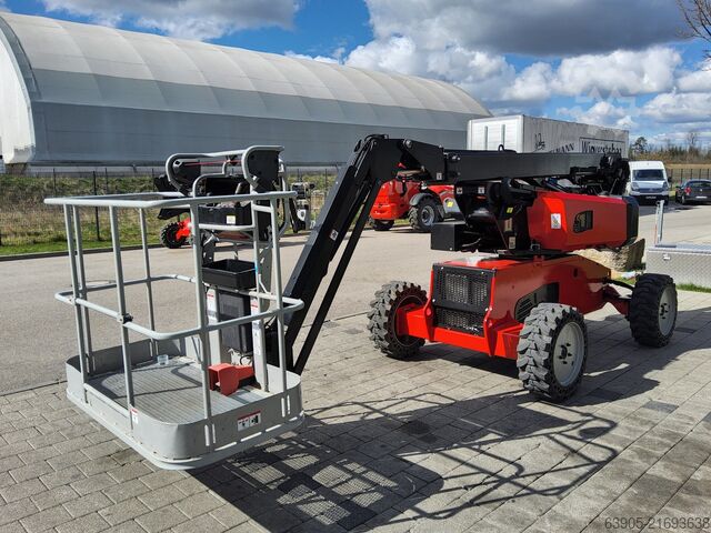 Artikulisan teleskopski bum lift
Manitou MANGO 12