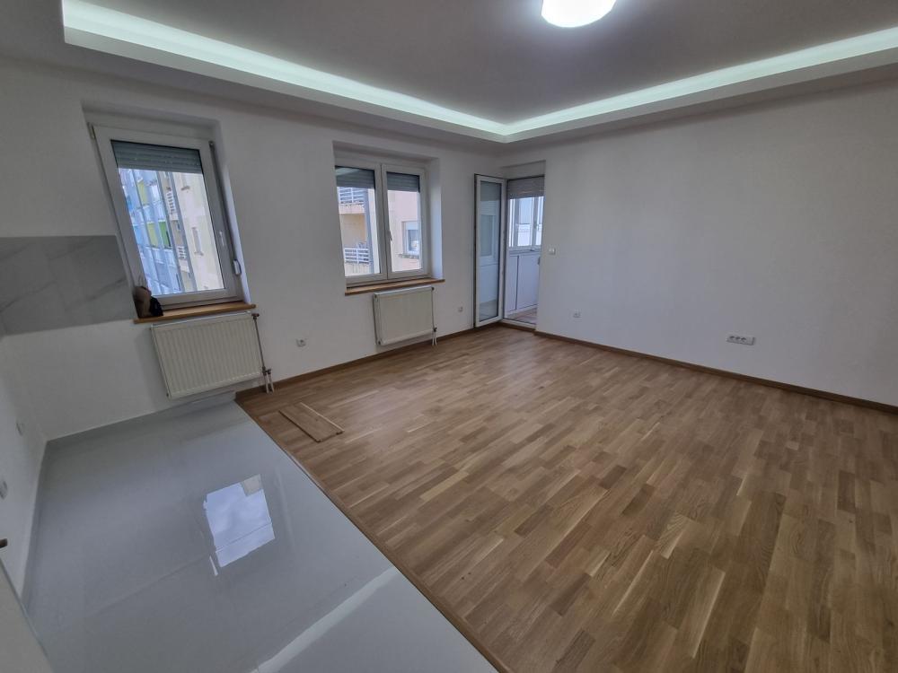 Dvoiposoban stan na prodaju, 49m2, 135.000€