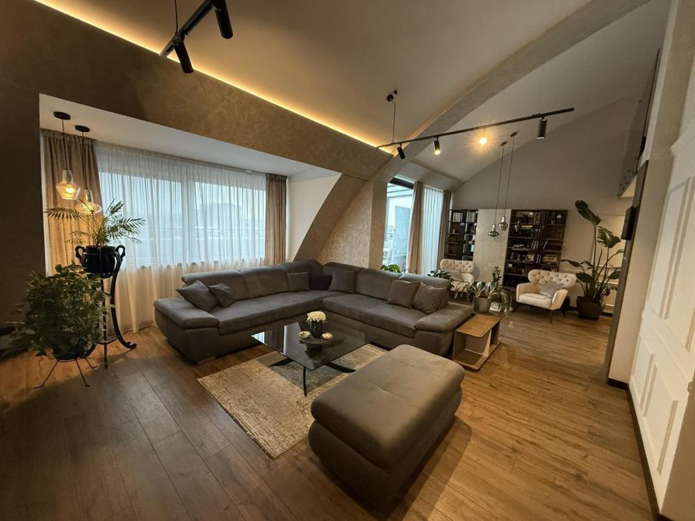 Četvorosoban stan na prodaju, 167m2, 1.418.310€