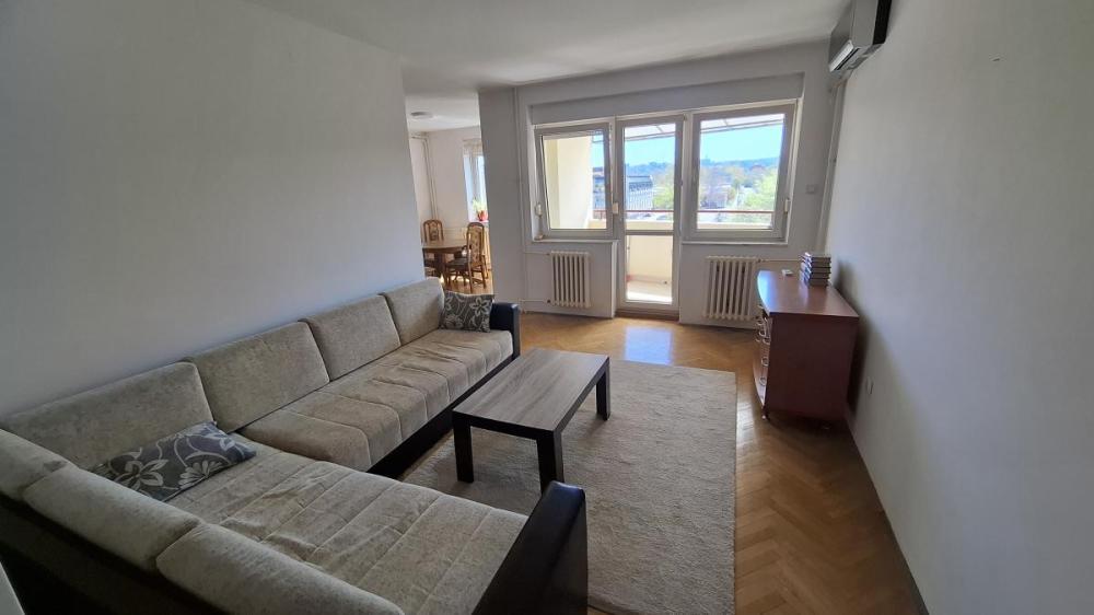 Četvorosoban stan na prodaju, 100m2, 400.000€