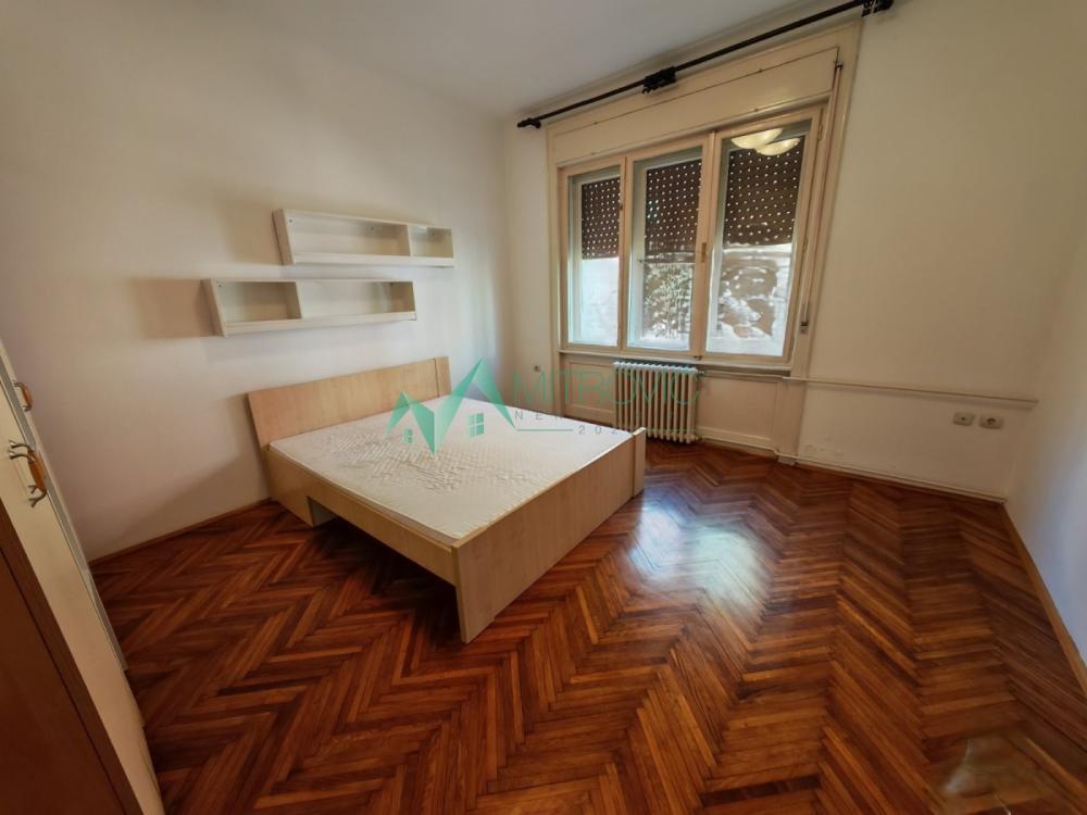 Dvoiposoban stan na prodaju, 72m2, 211.000€