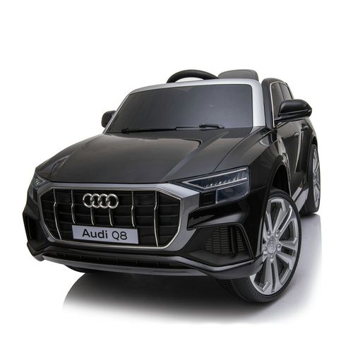 Audi Q8 Crni