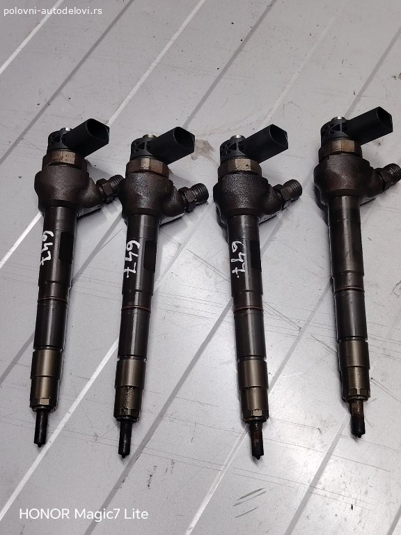 PASAT B7 DIZNE 0445110 647 2.0 TDI 140 KS ORIGINALNI DELOVI
