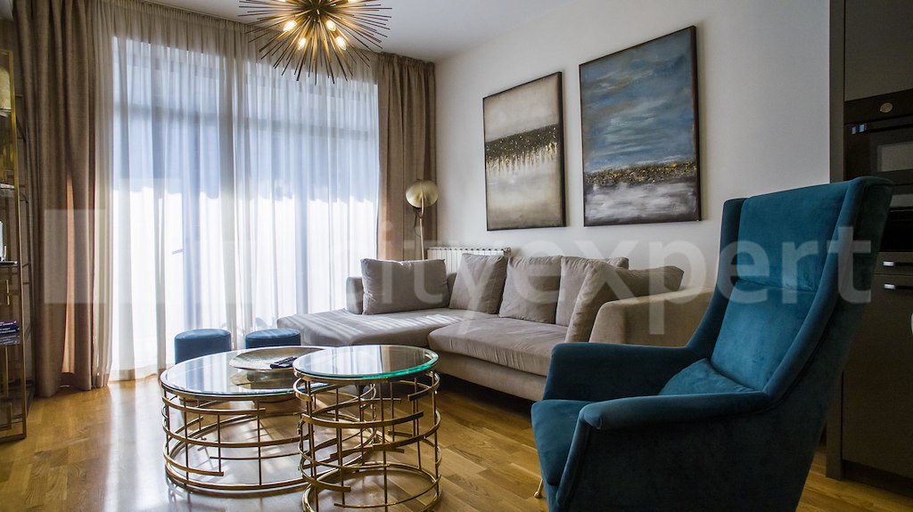 Stan za izdavanje BEZ PROVIZIJE: Trosoban, 82m², Bulevar Vudroa Vilsona, Savski venac - 2600€