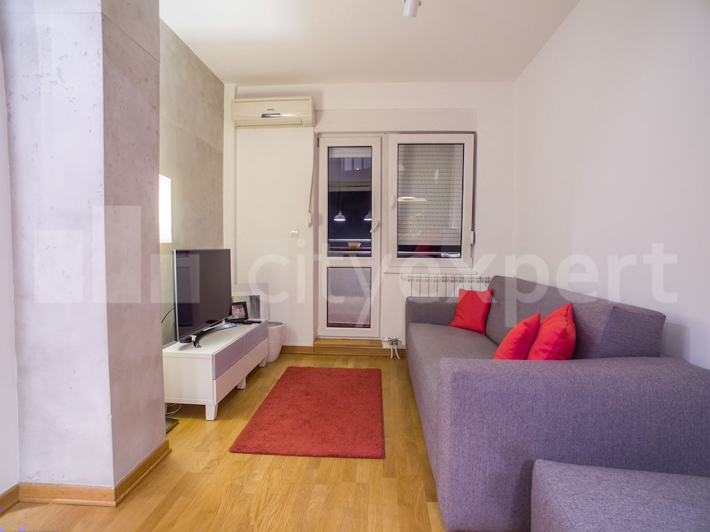Stan za izdavanje BEZ PROVIZIJE: Dvosoban, 40m², Cara Nikolaja II, Vračar - 650€