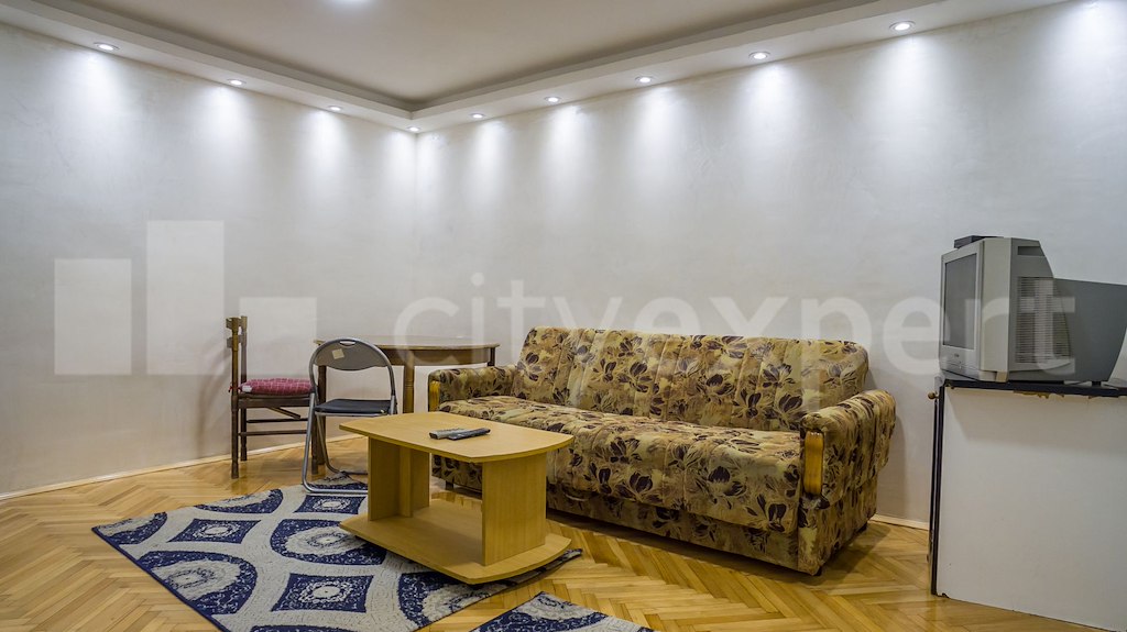 Stan u kući za izdavanje BEZ PROVIZIJE: Garsonjera, 23m², Slobode Trajković, Voždovac - 250€