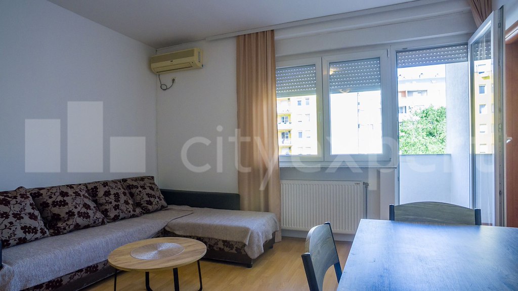 Stan Izdavanje Novi Sad Bez skrivenih troškova - 37m², Augusta Cesarca, Novi Sad - 400€