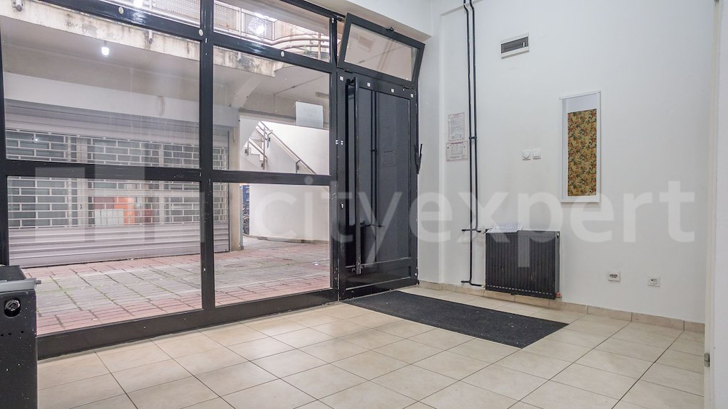 Lokal Izdavanje Novi Sad Bez skrivenih troškova - 32m², Trg republike, Novi Sad - 250€