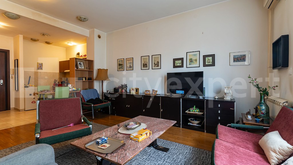 Stan za prodaju - Garsonjera, 41m², Niška, Vračar - 170000€