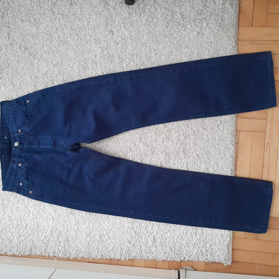 Levis 501 sa etiketom