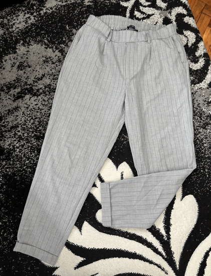 Bershka pantalone