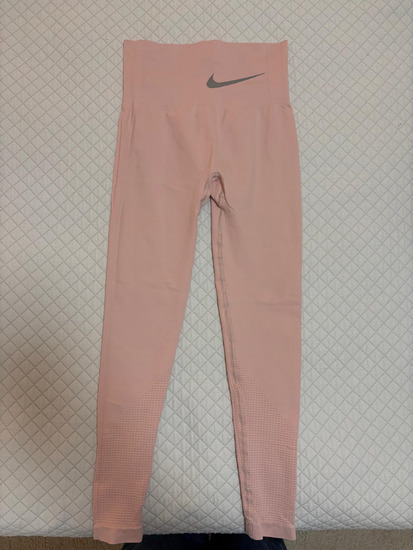 Nike helanke s velicine