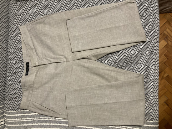 Zara pantalone super stanje