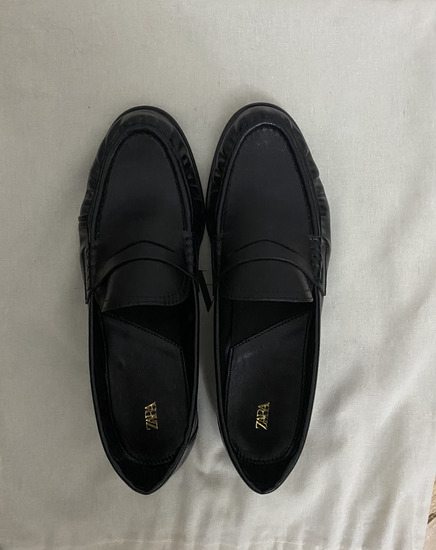 Zara viralne kozne loafersice