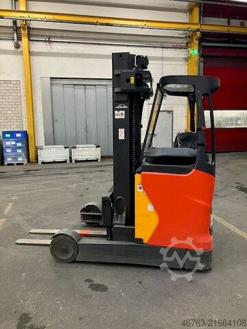 Reach truck
Linde R20-01