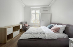 Dvosoban stan 40 m², Stari Grad, Bajlonova pijaca, 1. sprat