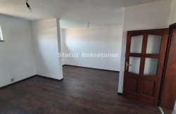 Stari Futog-Prazan Trosoban stan 80 m2 na Prvom Spratu-Zakupnina 300e-065/385 8880