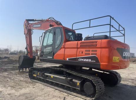 Polovni Doosan DX225 bager na prodaju