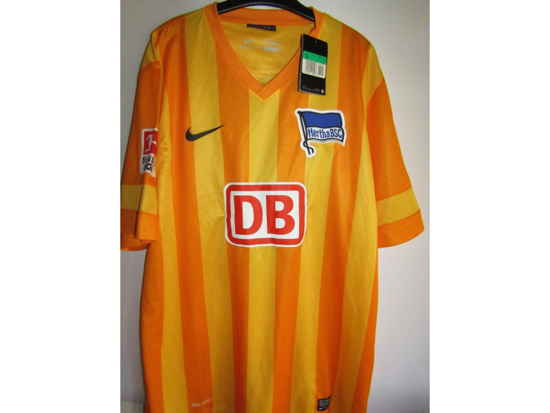 Hertha Berlin Nike XL nov fudbalski dres XL Ramos 2013.