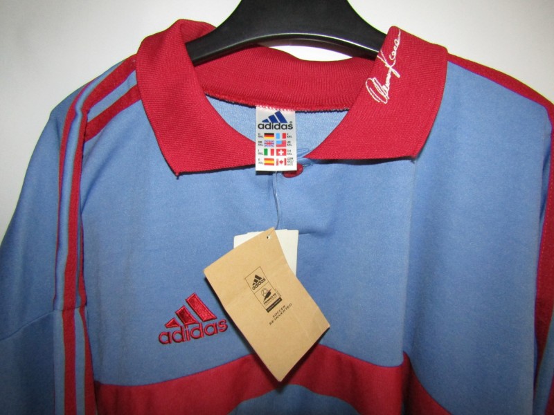 Oliver Kahn Adidas nov golmanski dres XXL 1999.