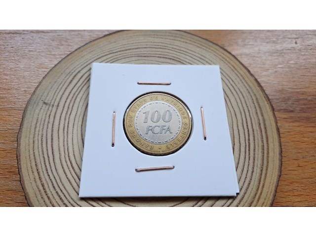 CENTALN AFRICKA REPUBLIKA 100 FRANCS 2006 GODINA BIMETA