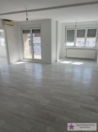 Stari grad, Gundulićev venac, Žorža Klemensoa, 72m2