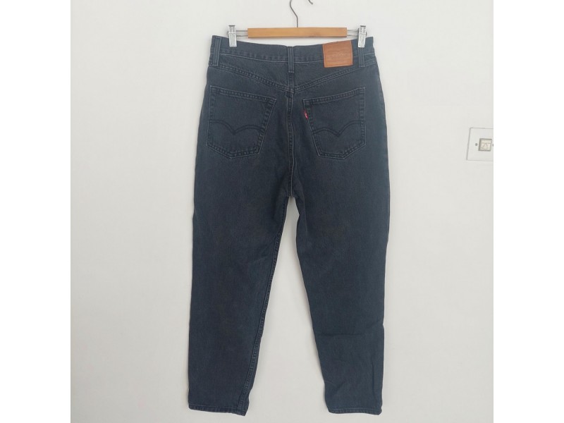 LEVIS premium farke sive mom jeans