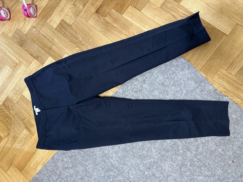 H&M teget cigaret pantalone vel.36