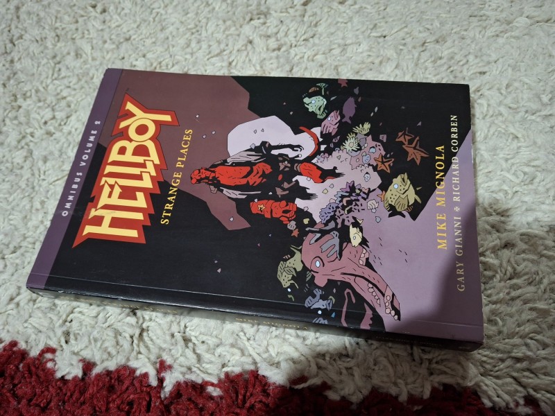 Hellboy Omnibus 2