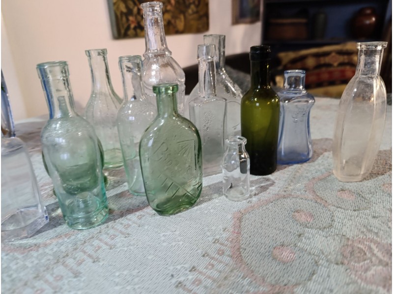 Dvanaest dekorativnih flašica - lot 3